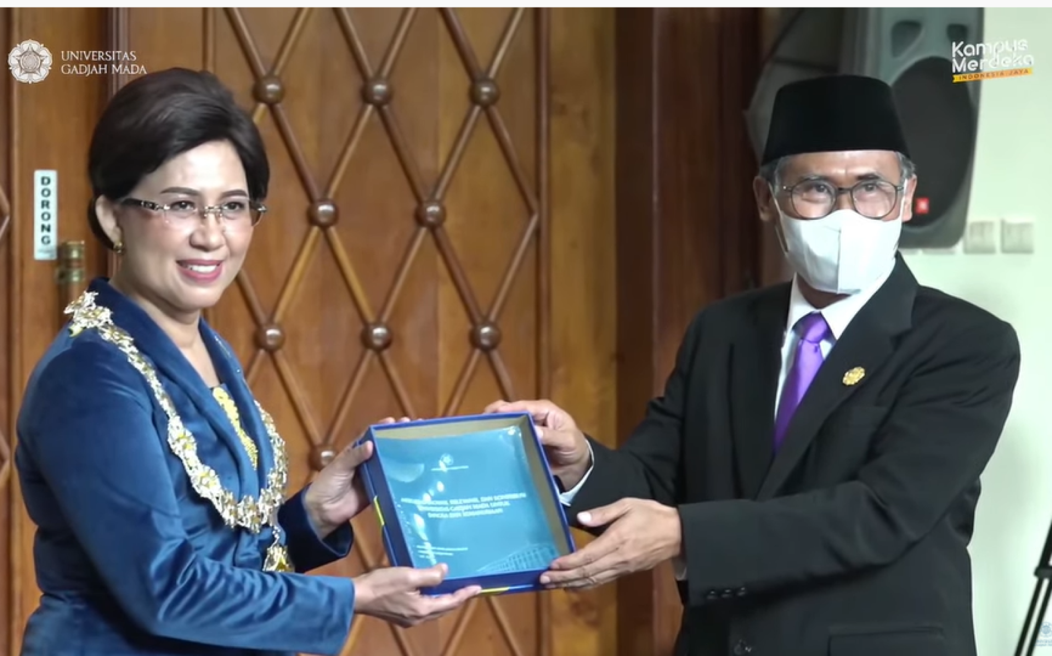 Prof. dr. Ova Emilia, M.Med., Ed., Sp.OG(K)., Ph.D. dilantik sebagai ...